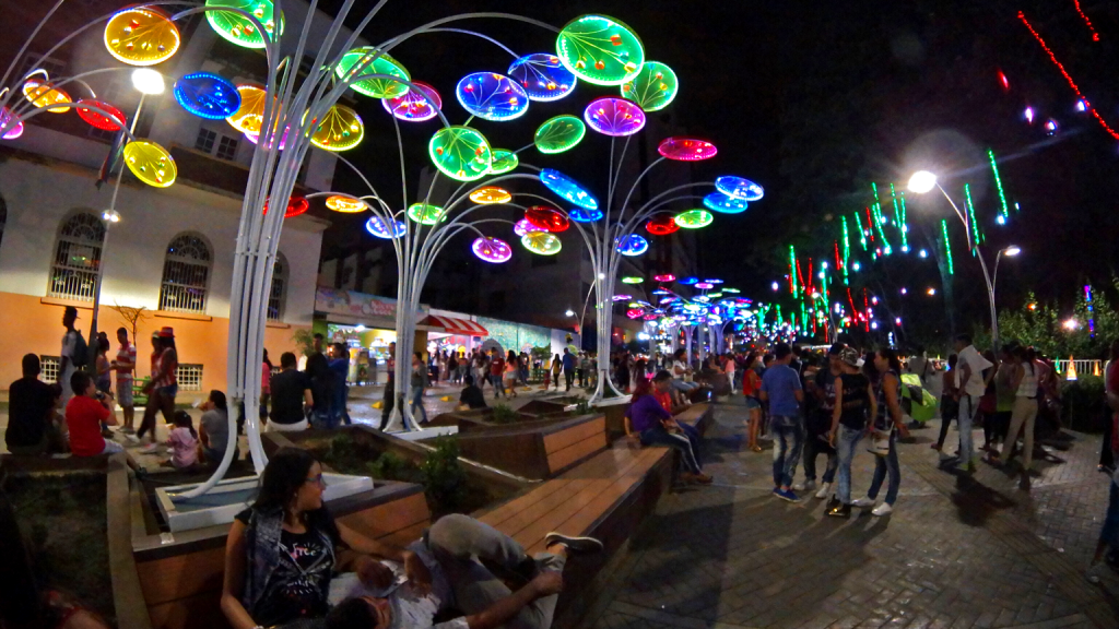 VIVE EL ALUMBRADO DE CALI EN 360° CON CALITV - Canal CaliTV